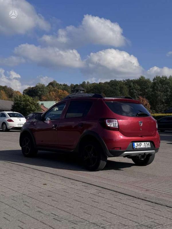 Sarkans Dacia Sandero 2015 Viļņa, ar dzinēja tilpumu 1.46 L un nobraukumu 155 tūkst. km par 4200 €, foto 6 vietnē AUTOMOTO.COM.LV
