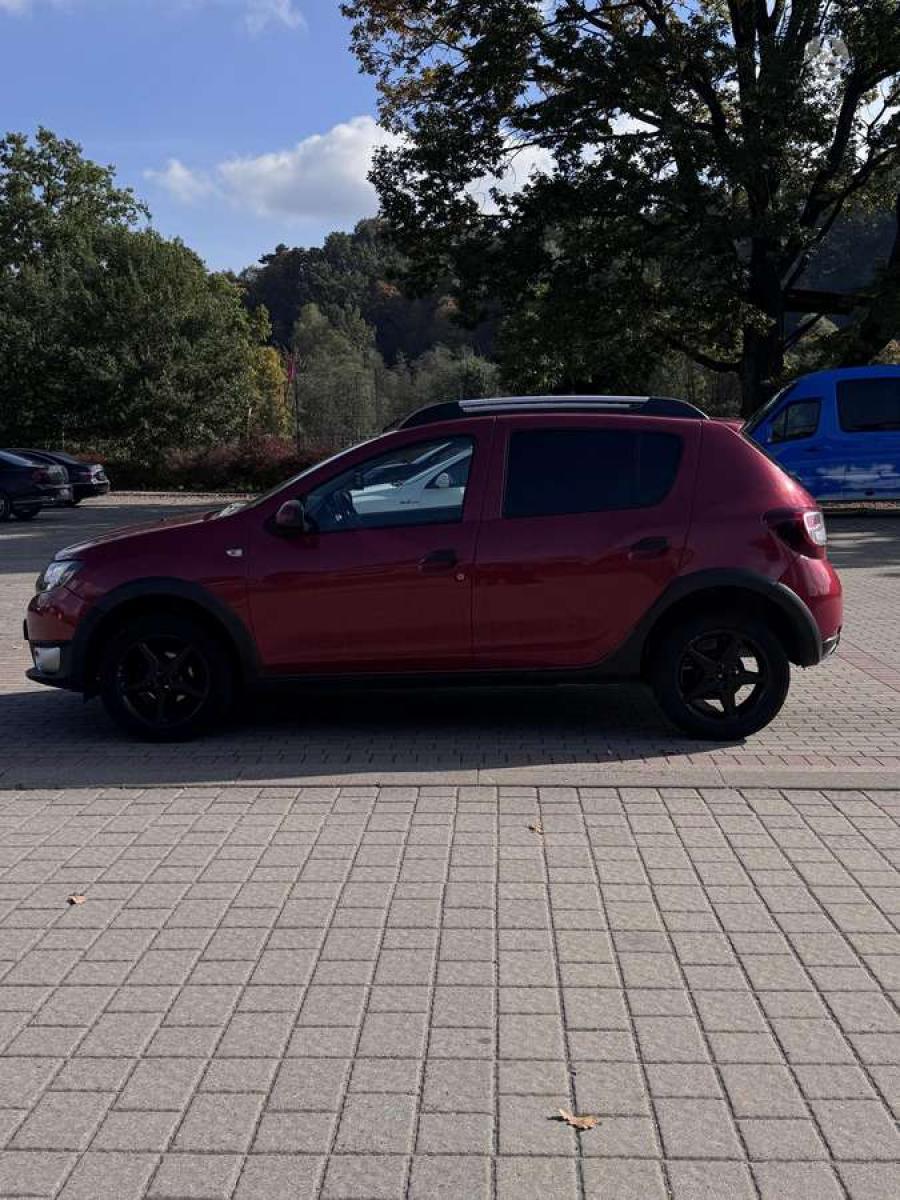 Sarkans Dacia Sandero 2015 Viļņa, ar dzinēja tilpumu 1.46 L un nobraukumu 155 tūkst. km par 4200 €, foto 7 vietnē AUTOMOTO.COM.LV