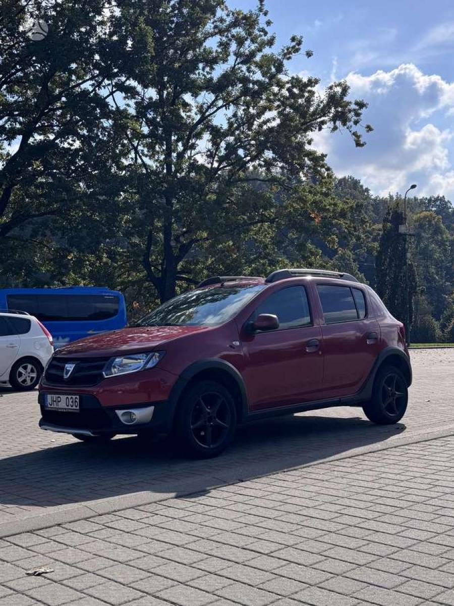 Sarkans Dacia Sandero 2015 Viļņa, ar dzinēja tilpumu 1.46 L un nobraukumu 155 tūkst. km par 4200 €, foto 8 vietnē AUTOMOTO.COM.LV