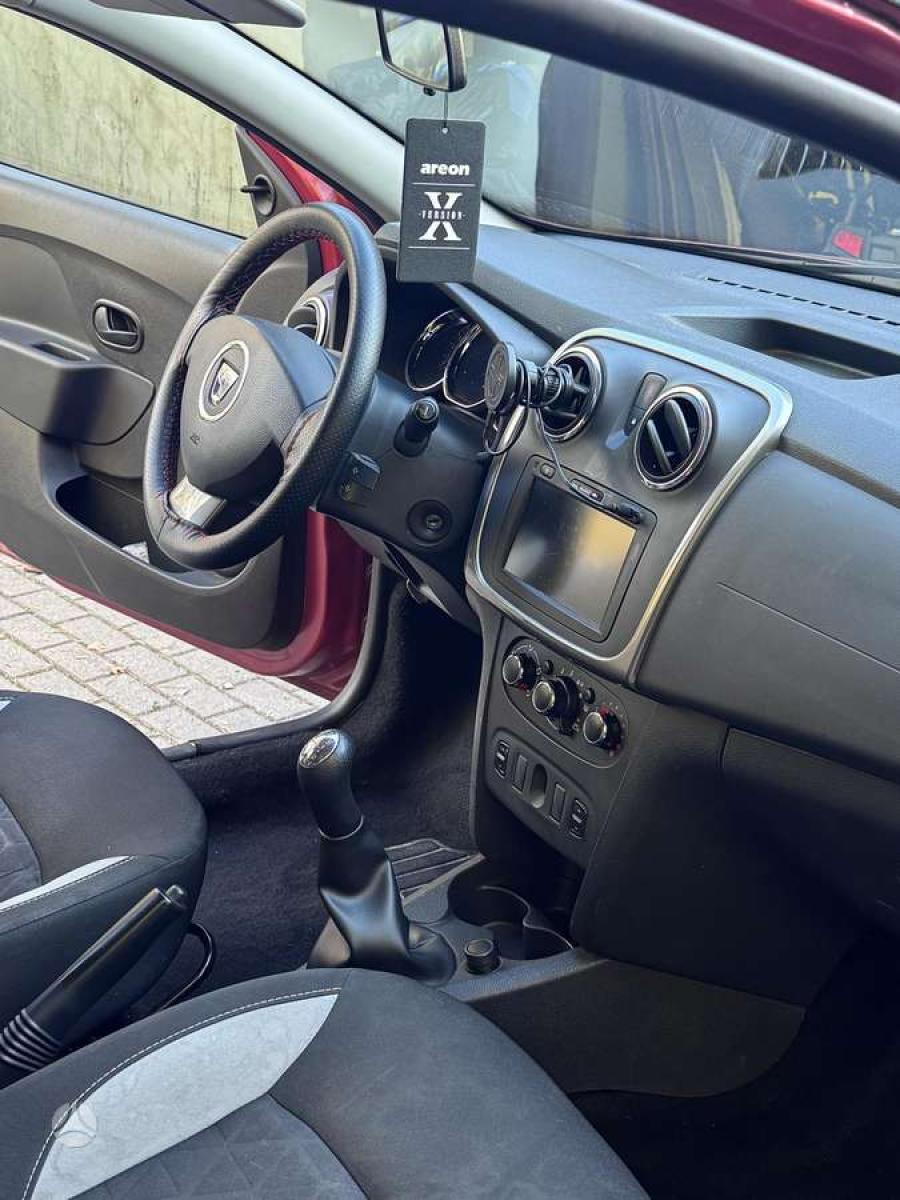 Sarkans Dacia Sandero 2015 Viļņa, ar dzinēja tilpumu 1.46 L un nobraukumu 155 tūkst. km par 4200 €, foto 10 vietnē AUTOMOTO.COM.LV