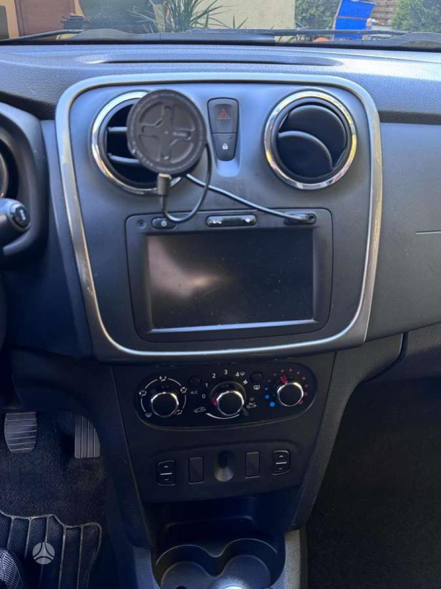 Sarkans Dacia Sandero 2015 Viļņa, ar dzinēja tilpumu 1.46 L un nobraukumu 155 tūkst. km par 4200 €, foto 14 vietnē AUTOMOTO.COM.LV