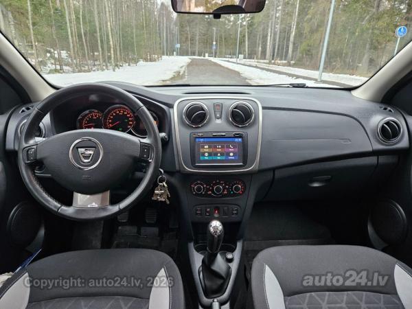 Red Dacia Sandero 2016 in Tallinn, with an engine capacity of 1.50 L and mileage of 88 thousand km for 5550 €, photo 11 on AUTOMOTO.COM.LV