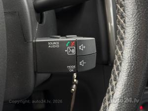Red Dacia Sandero 2016 in Parnu, with an engine capacity of 0.90 L and mileage of 132 thousand km for 5990 €, photo 13 on AUTOMOTO.COM.LV