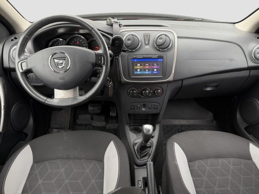 Red Dacia Sandero 2016 in Parnu, with an engine capacity of 0.90 L and mileage of 132 thousand km for 5950 €, photo 8 on AUTOMOTO.COM.LV