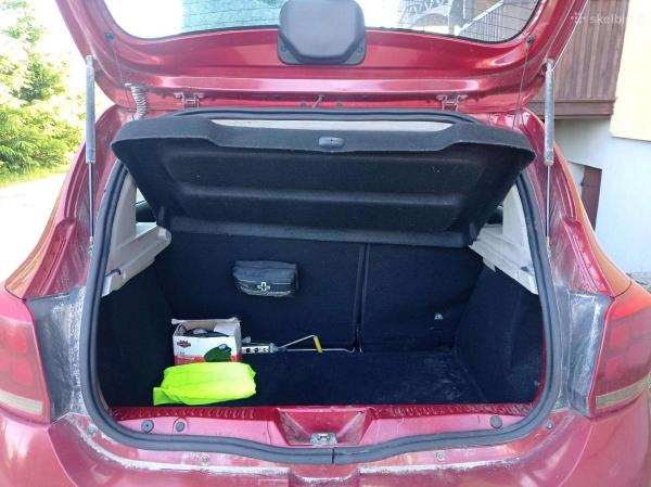 Red Dacia Sandero 2019 in Klaipeda, with an engine capacity of 1.00 L and mileage of 74 thousand km for 7500 €, photo 9 on AUTOMOTO.COM.LV