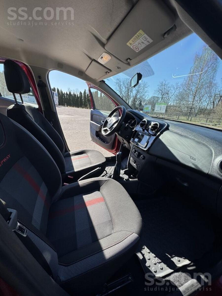 Red Dacia Sandero 2020 in Riga, with an engine capacity of 0.90 L and mileage of 146 thousand km for 4800 €, photo 6 on AUTOMOTO.COM.LV