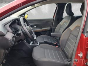 Red Dacia Sandero 2021 in Riga, with an engine capacity of 1.00 L and mileage of 54 thousand km for 10950 €, photo 8 on AUTOMOTO.COM.LV