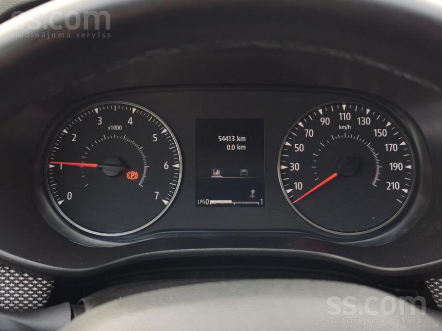 Red Dacia Sandero 2021 in Riga, with an engine capacity of 1.00 L and mileage of 54 thousand km for 10950 €, photo 15 on AUTOMOTO.COM.LV