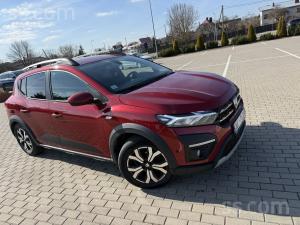 Red Dacia Sandero 2022 in Riga, with an engine capacity of 1.00 L and mileage of 33 thousand km for 11800 €, photo 3 on AUTOMOTO.COM.LV