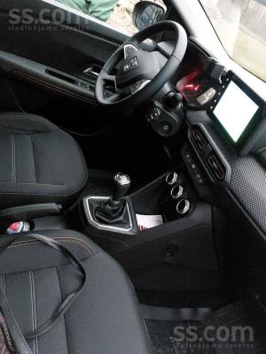 Red Dacia Sandero 2022 in Riga, with an engine capacity of 1.00 L and mileage of 33 thousand km for 11800 €, photo 6 on AUTOMOTO.COM.LV