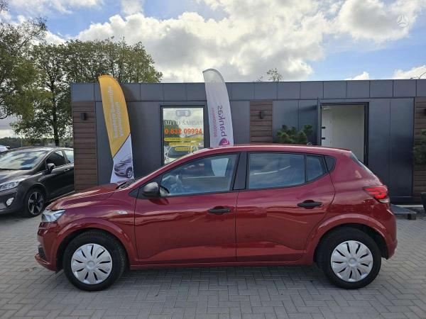Red Dacia Sandero 2022 in Taurage, with an engine capacity of 1.00 L and mileage of 160 thousand km for 4600 €, photo 6 on AUTOMOTO.COM.LV