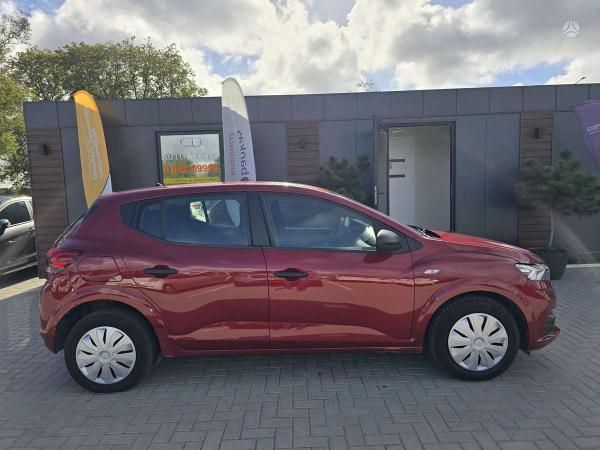Red Dacia Sandero 2022 in Taurage, with an engine capacity of 1.00 L and mileage of 160 thousand km for 4600 €, photo 7 on AUTOMOTO.COM.LV