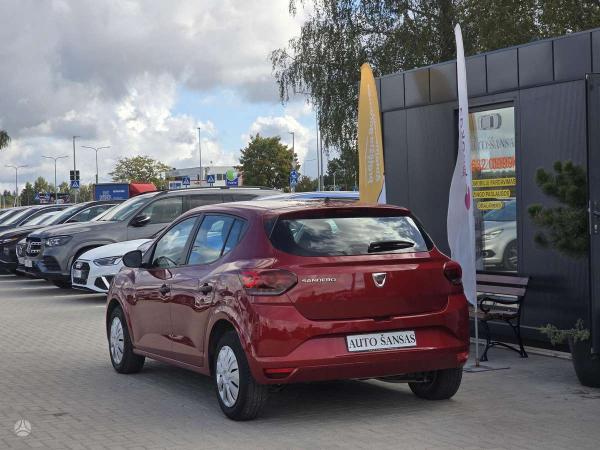 Red Dacia Sandero 2022 in Taurage, with an engine capacity of 1.00 L and mileage of 160 thousand km for 4600 €, photo 8 on AUTOMOTO.COM.LV