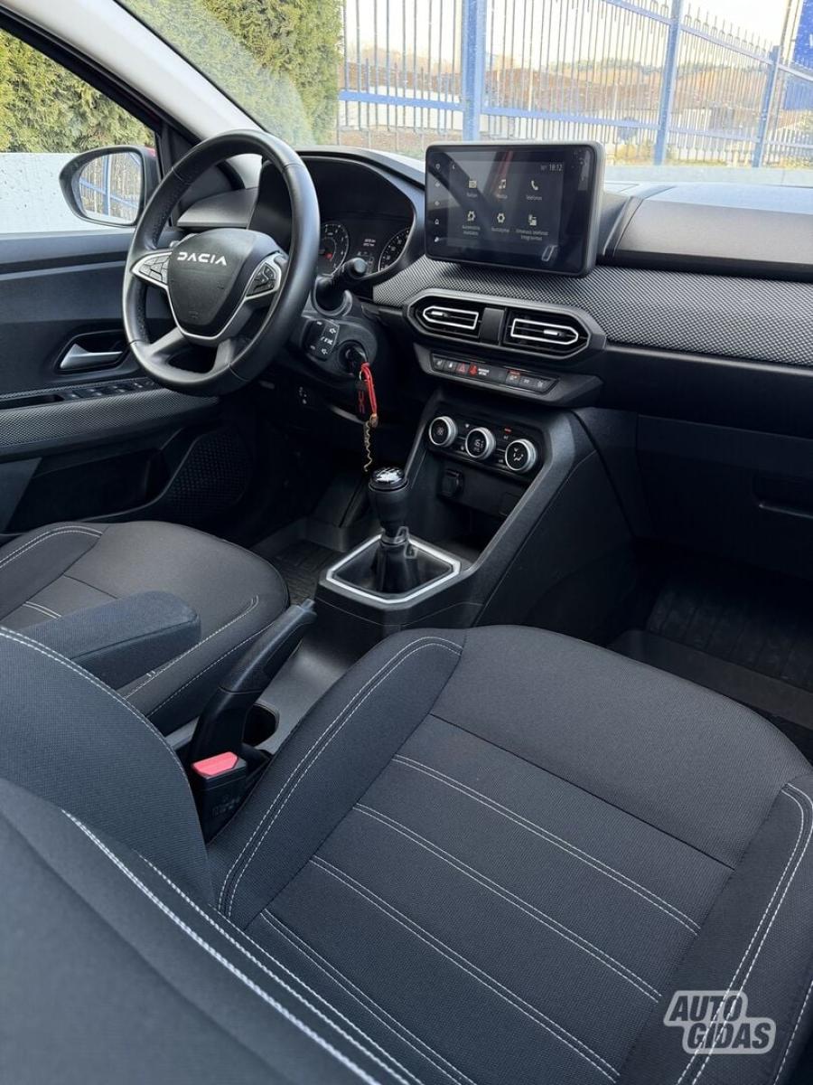 Красный Дачия Сандеро 2023 в Вильнюс, объемом двигателя 1.00 л и пробегом 80 тыс. км за 13500 €, фото 11 на AUTOMOTO.COM.LV