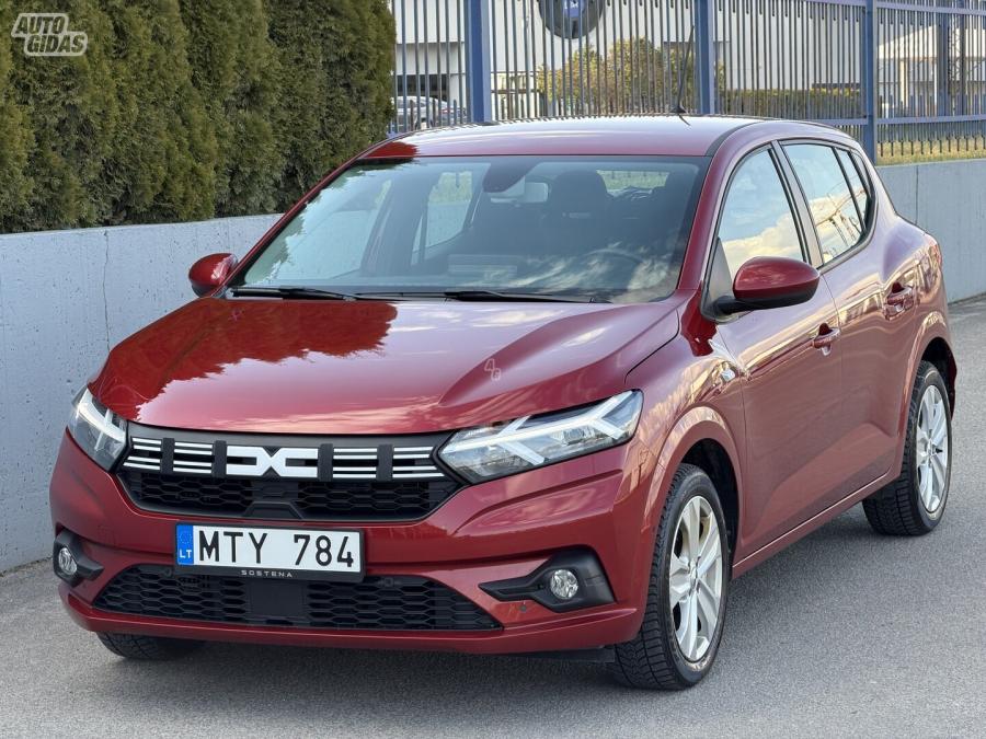 Sarkans Dacia Sandero 2023 Viļņa, ar dzinēja tilpumu 1.00 L un nobraukumu 80 tūkst. km par 13000 €, foto 1 vietnē AUTOMOTO.COM.LV