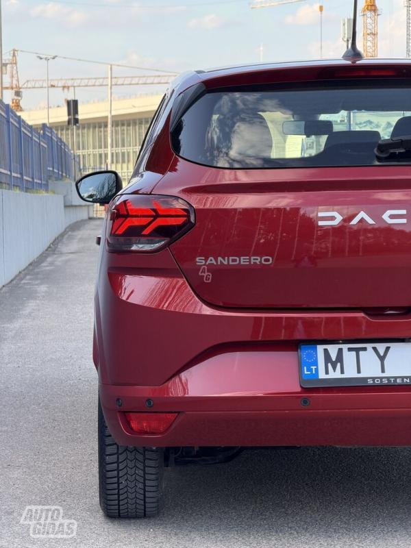 Red Dacia Sandero 2023 in Vilnius, with an engine capacity of 1.00 L and mileage of 80 thousand km for 13000 €, photo 4 on AUTOMOTO.COM.LV