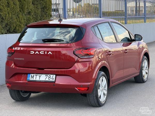 Red Dacia Sandero 2023 in Vilnius, with an engine capacity of 1.00 L and mileage of 80 thousand km for 13000 €, photo 5 on AUTOMOTO.COM.LV