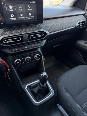 Sarkans Dacia Sandero 2023 Viļņa, ar dzinēja tilpumu 1.00 L un nobraukumu 80 tūkst. km par 13000 €, foto 16 vietnē AUTOMOTO.COM.LV
