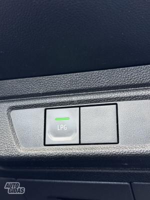 Sarkans Dacia Sandero 2023 Viļņa, ar dzinēja tilpumu 1.00 L un nobraukumu 80 tūkst. km par 13000 €, foto 20 vietnē AUTOMOTO.COM.LV