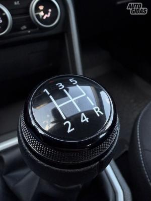 Sarkans Dacia Sandero 2023 Viļņa, ar dzinēja tilpumu 1.00 L un nobraukumu 80 tūkst. km par 13000 €, foto 23 vietnē AUTOMOTO.COM.LV