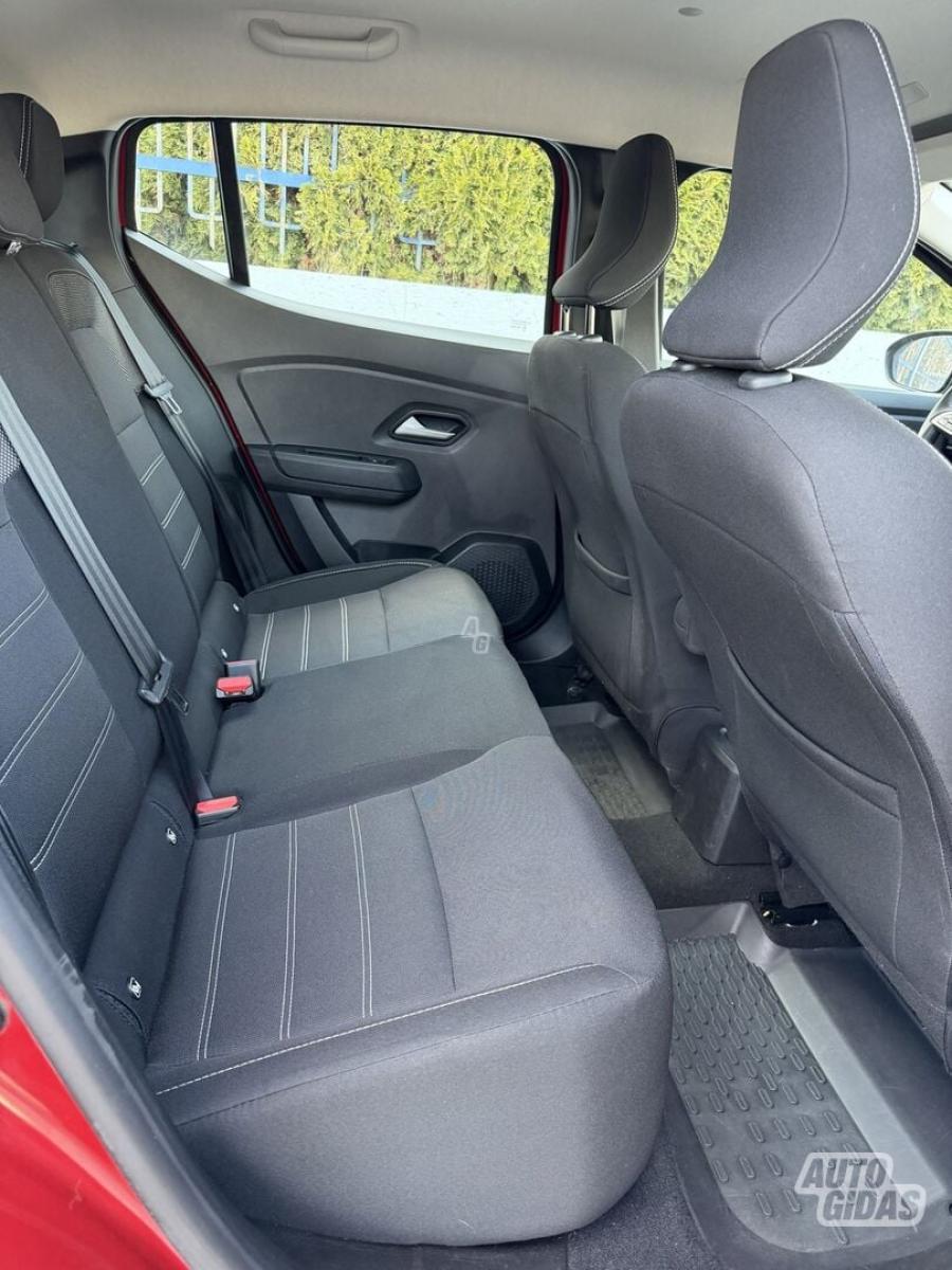 Sarkans Dacia Sandero 2023 Viļņa, ar dzinēja tilpumu 1.00 L un nobraukumu 80 tūkst. km par 13000 €, foto 26 vietnē AUTOMOTO.COM.LV