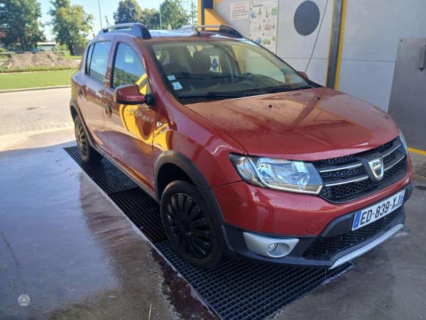 Red Dacia Sandero 2016 in Taurage, with an engine capacity of 1.50 L and mileage of 229 thousand km for 4200 €, photo 2 on AUTOMOTO.COM.LV