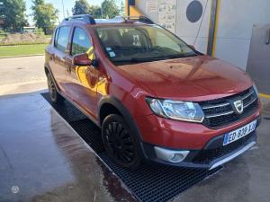 Sarkans Dacia Sandero 2016 Tauragė, ar dzinēja tilpumu 1.50 L un nobraukumu 229 tūkst. km par 4200 €, foto 3 vietnē AUTOMOTO.COM.LV