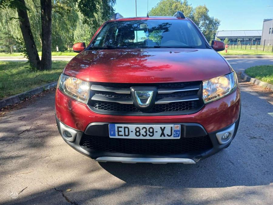 Sarkans Dacia Sandero 2016 Tauragė, ar dzinēja tilpumu 1.50 L un nobraukumu 229 tūkst. km par 4200 €, foto 6 vietnē AUTOMOTO.COM.LV
