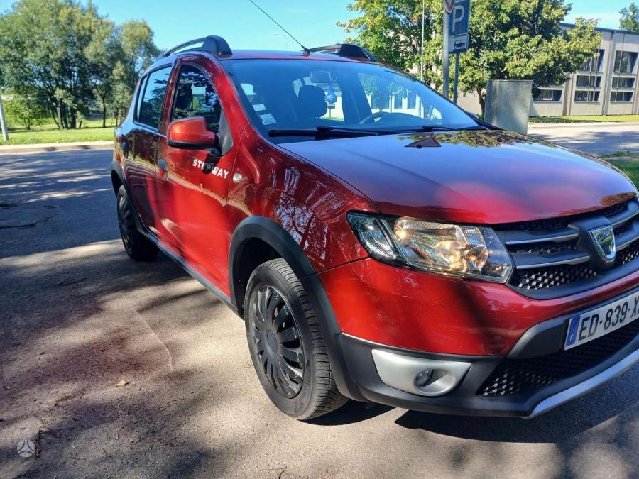 Sarkans Dacia Sandero 2016 Tauragė, ar dzinēja tilpumu 1.50 L un nobraukumu 229 tūkst. km par 4200 €, foto 7 vietnē AUTOMOTO.COM.LV