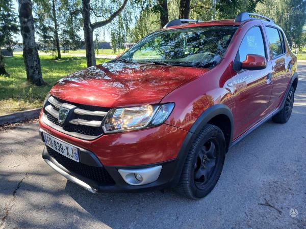 Red Dacia Sandero 2016 in Taurage, with an engine capacity of 1.50 L and mileage of 229 thousand km for 4200 €, photo 7 on AUTOMOTO.COM.LV