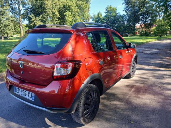 Red Dacia Sandero 2016 in Taurage, with an engine capacity of 1.50 L and mileage of 229 thousand km for 4200 €, photo 10 on AUTOMOTO.COM.LV