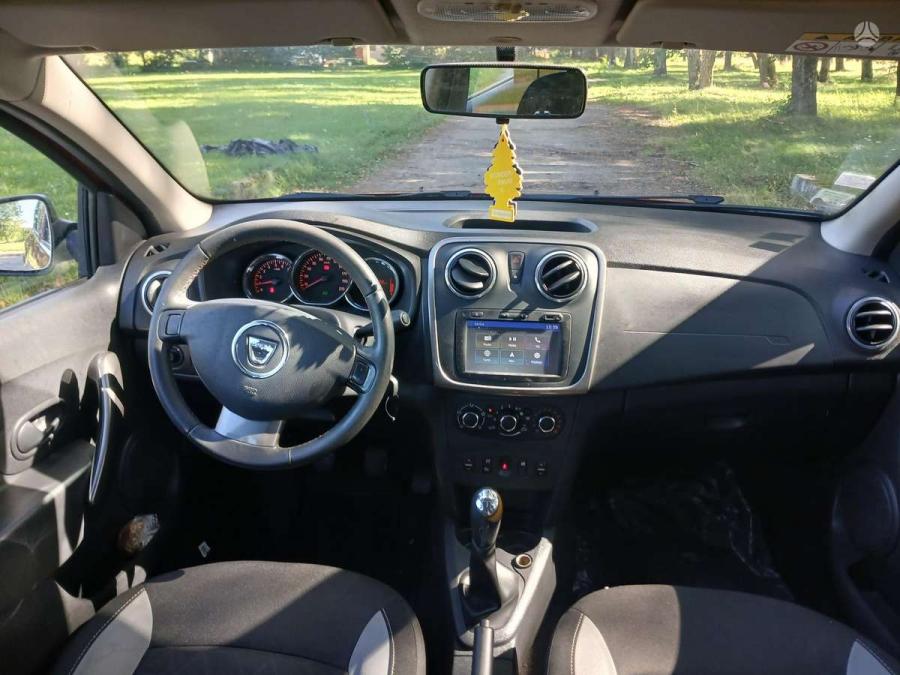Sarkans Dacia Sandero 2016 Tauragė, ar dzinēja tilpumu 1.50 L un nobraukumu 229 tūkst. km par 4200 €, foto 15 vietnē AUTOMOTO.COM.LV