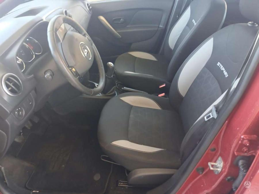 Sarkans Dacia Sandero 2016 Tauragė, ar dzinēja tilpumu 1.50 L un nobraukumu 229 tūkst. km par 4200 €, foto 19 vietnē AUTOMOTO.COM.LV