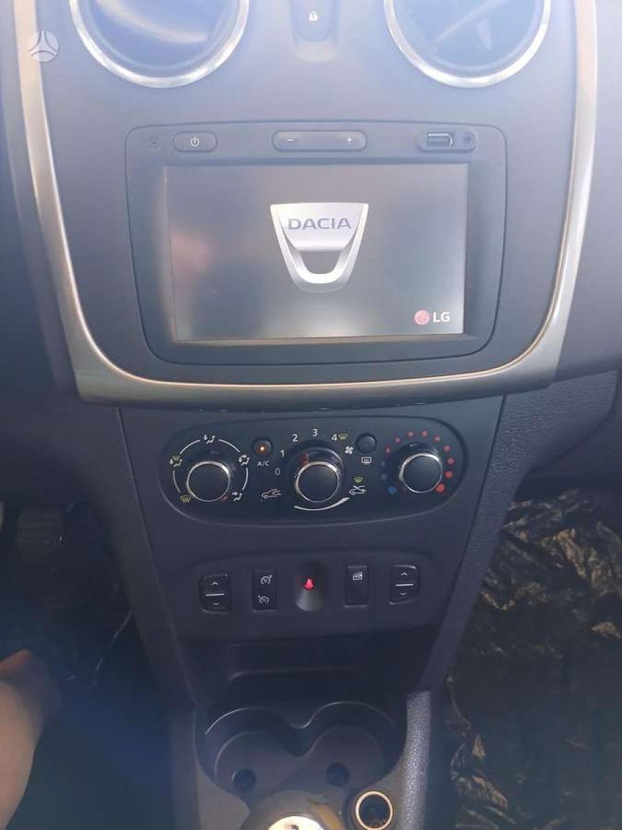 Sarkans Dacia Sandero 2016 Tauragė, ar dzinēja tilpumu 1.50 L un nobraukumu 229 tūkst. km par 4200 €, foto 20 vietnē AUTOMOTO.COM.LV