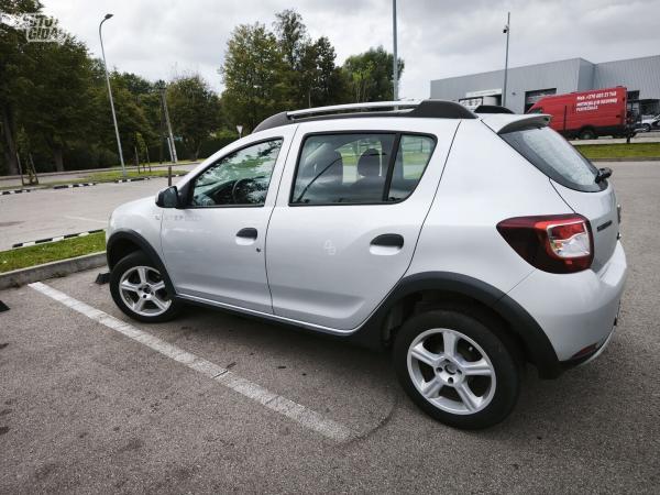 Pelēks Dacia sandero-stepway 2017 Kaišiadorys, ar dzinēja tilpumu 1.50 L un nobraukumu 147 tūkst. km par 7000 €, foto 3 vietnē AUTOMOTO.COM.LV