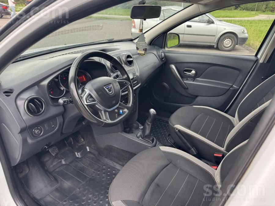 Balts Dacia Sandero 2019 Rīga, ar dzinēja tilpumu 0.90 L un nobraukumu 0 tūkst. km par 5350 €, foto 8 vietnē AUTOMOTO.COM.LV