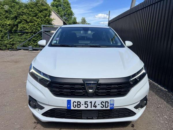 White Dacia Sandero 2021 in Kaunas, with an engine capacity of 1.00 L and mileage of 98 thousand km for 4999 €, photo 1 on AUTOMOTO.COM.LV