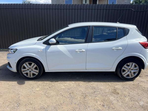 White Dacia Sandero 2021 in Kaunas, with an engine capacity of 1.00 L and mileage of 98 thousand km for 4999 €, photo 4 on AUTOMOTO.COM.LV