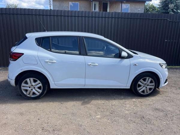White Dacia Sandero 2021 in Kaunas, with an engine capacity of 1.00 L and mileage of 98 thousand km for 4999 €, photo 5 on AUTOMOTO.COM.LV