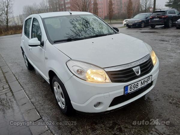 White Dacia Sandero 2012 in Tallinn, with an engine capacity of 1.10 L and mileage of 13 thousand km for 2600 €, photo 11 on AUTOMOTO.COM.LV