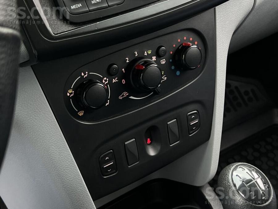 Balts Dacia Sandero 2014 Cēsis, ar dzinēja tilpumu 1.20 L un nobraukumu 253 tūkst. km par 3100 €, foto 15 vietnē AUTOMOTO.COM.LV