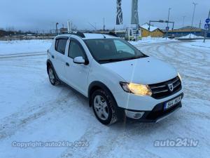 White Dacia Sandero 2015 in Narva, with an engine capacity of 0.90 L and mileage of 66 thousand km for 5490 €, photo 5 on AUTOMOTO.COM.LV