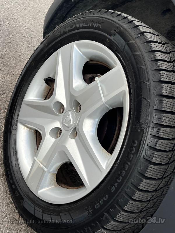 Balts Dacia Sandero 2015 Narva, ar dzinēja tilpumu 0.90 L un nobraukumu 60 tūkst. km par 3999 €, foto 9 vietnē AUTOMOTO.COM.LV