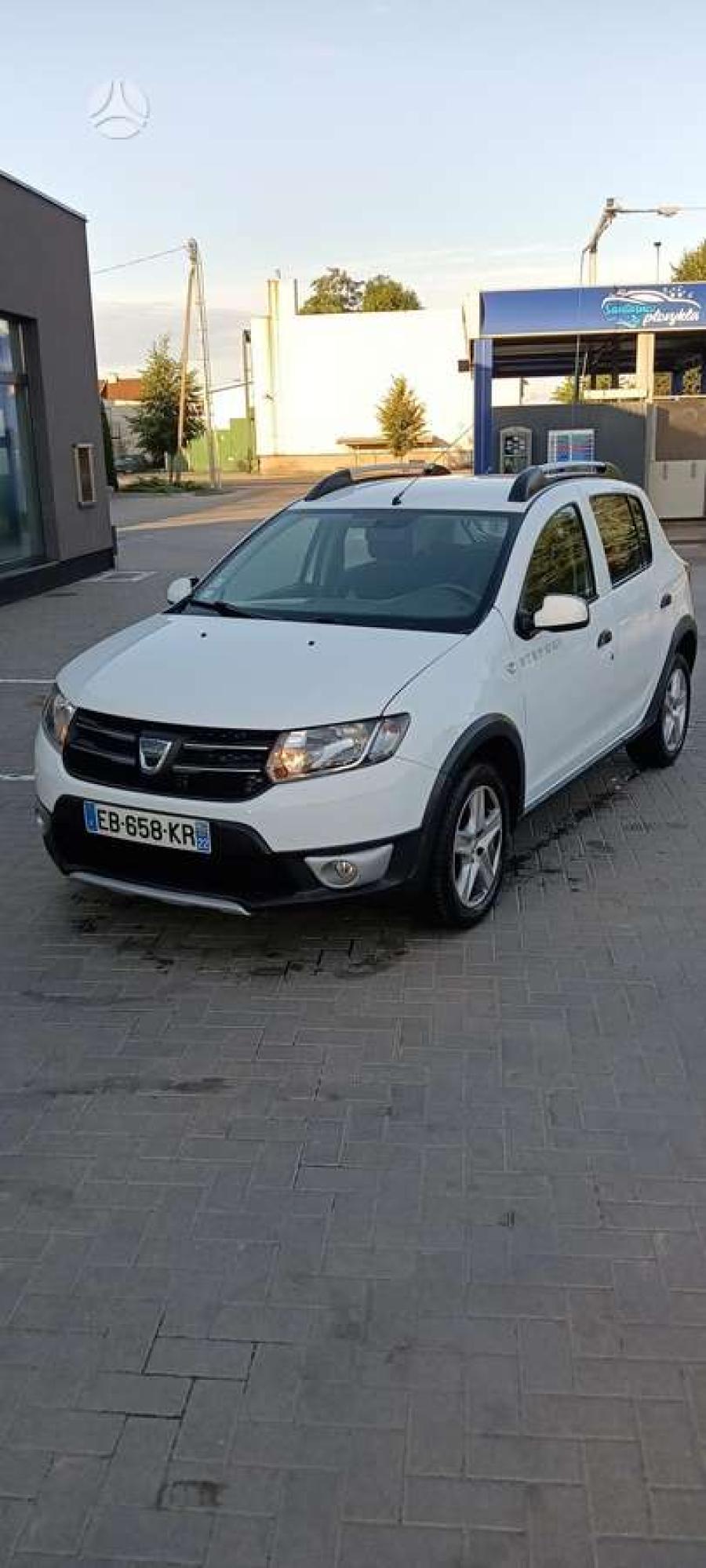 White Dacia Sandero 2016 in Taurage, with an engine capacity of 1.46 L and mileage of 240 thousand km for 3650 €, photo 5 on AUTOMOTO.COM.LV