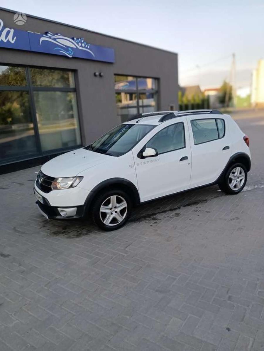 White Dacia Sandero 2016 in Taurage, with an engine capacity of 1.46 L and mileage of 240 thousand km for 3650 €, photo 6 on AUTOMOTO.COM.LV