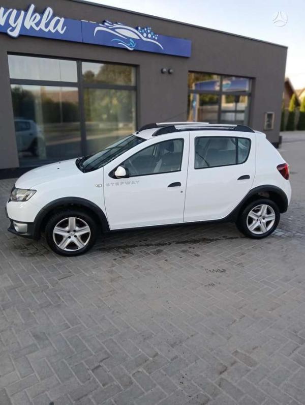 White Dacia Sandero 2016 in Taurage, with an engine capacity of 1.46 L and mileage of 240 thousand km for 3650 €, photo 9 on AUTOMOTO.COM.LV