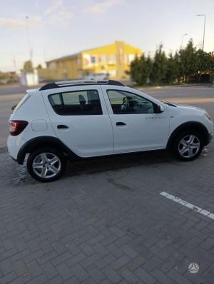 White Dacia Sandero 2016 in Taurage, with an engine capacity of 1.46 L and mileage of 240 thousand km for 3650 €, photo 16 on AUTOMOTO.COM.LV