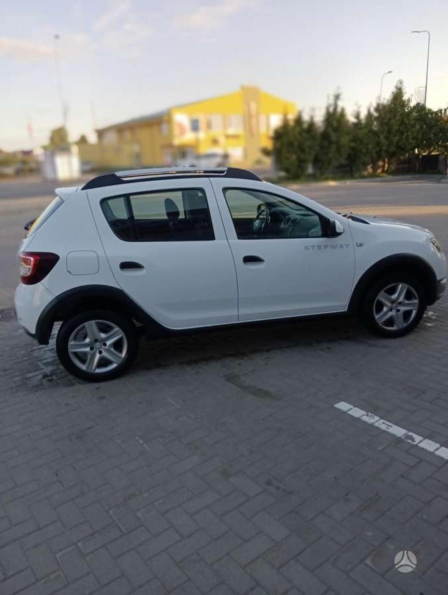 White Dacia Sandero 2016 in Taurage, with an engine capacity of 1.46 L and mileage of 240 thousand km for 3650 €, photo 16 on AUTOMOTO.COM.LV
