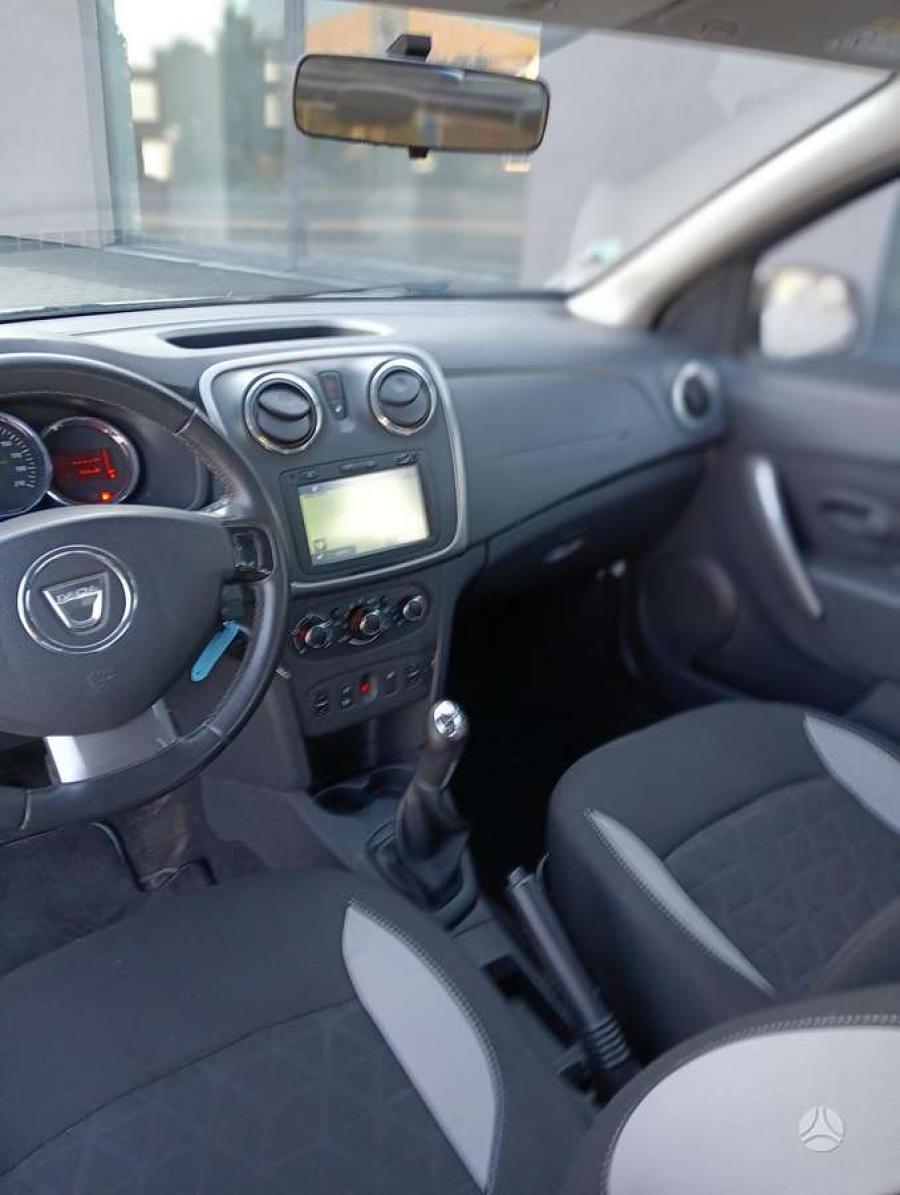 White Dacia Sandero 2016 in Taurage, with an engine capacity of 1.46 L and mileage of 240 thousand km for 3650 €, photo 27 on AUTOMOTO.COM.LV