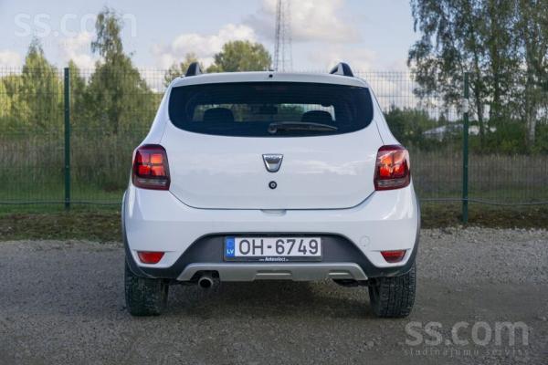 White Dacia Sandero 2019 in Riga, with an engine capacity of 0.90 L and mileage of 147 thousand km for 7290 €, photo 5 on AUTOMOTO.COM.LV